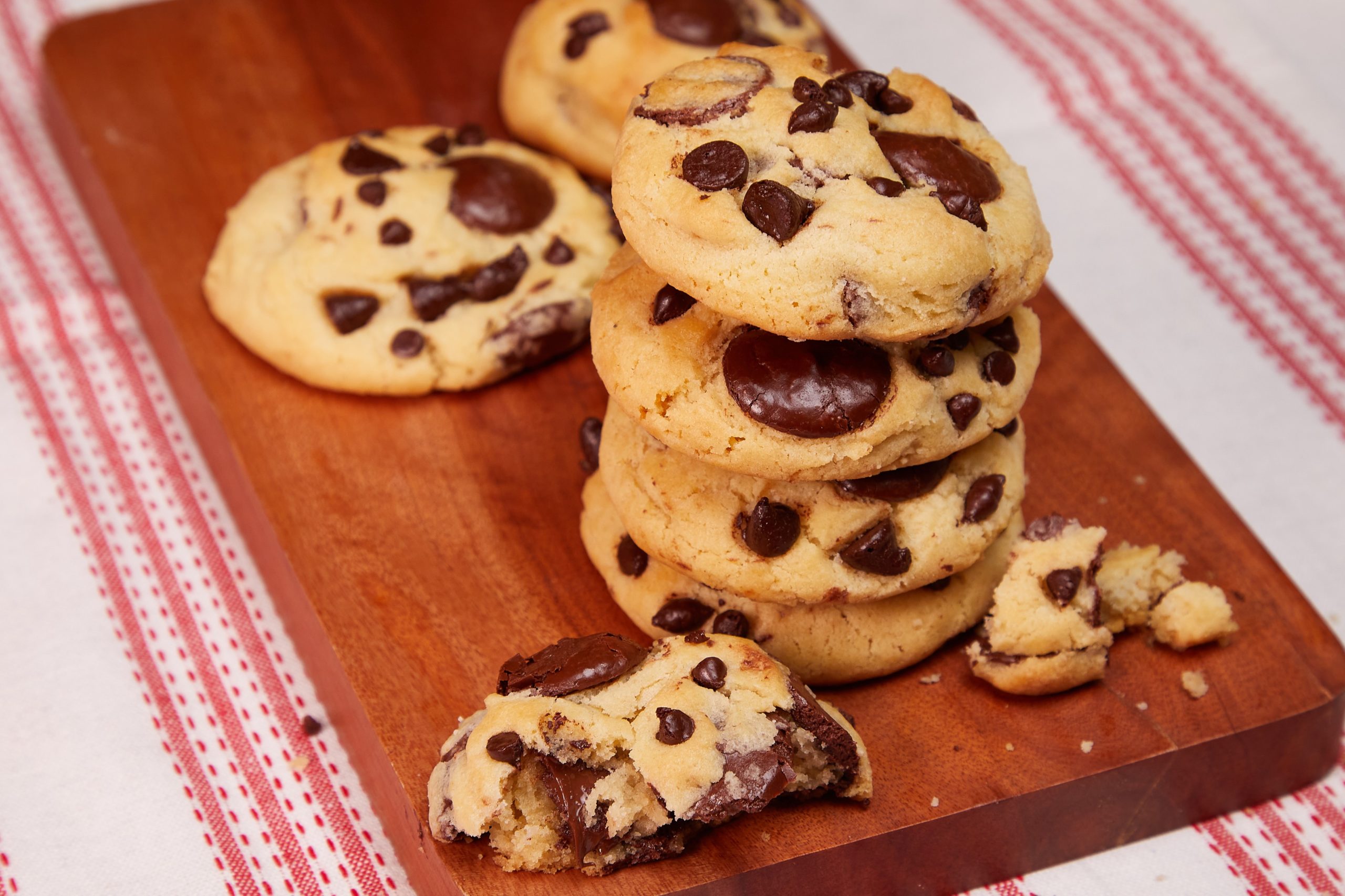 Thick And Moist Chocolate Chip Cookies | New Gen Baker